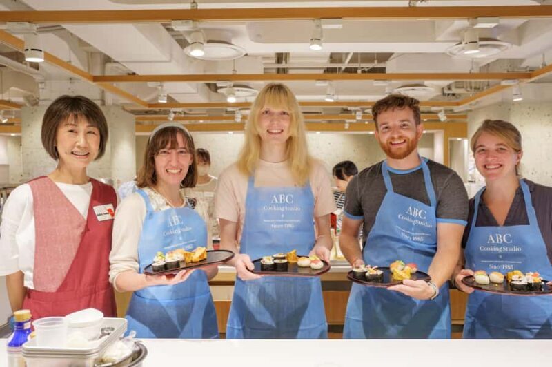 Tokyo: Tsukiji Market Walking Tour & Sushi Cooking Class - Key Points