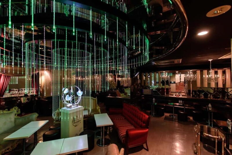 Tokyo: Wine Experience at a Host Club with Champagne Call - The Experience Breakdown