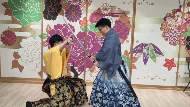 Tokyo:Become a samurai! Wear a costume and use a sword! - Who Should Consider This Experience?