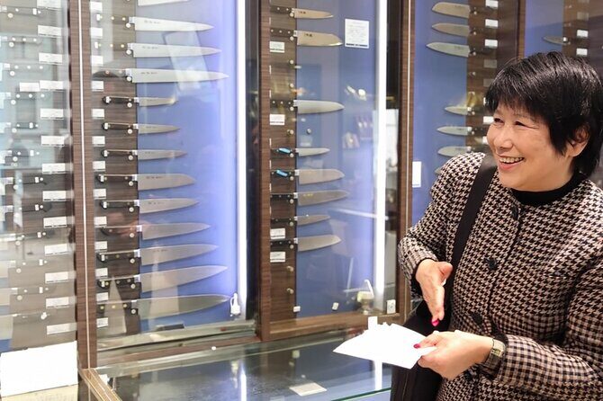 Tokyo's Imperial Palace & Nihonbashi Tour - Dashi Soup Stock Shop: A Culinary Tradition