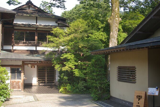 Tokyo's Oldest Sake Brewery and jump into historic town - Key Points