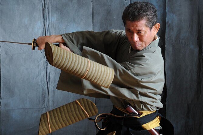 Tokyo:Samurai sword and archery class from a samurai descendant - Discover an Authentic Samurai Experience Outside Tokyo