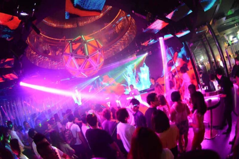 Tokyo:Shinjuku Ni-chome LGBTQ+ Local Bar Hopping Tour - Who Should Consider This Tour?