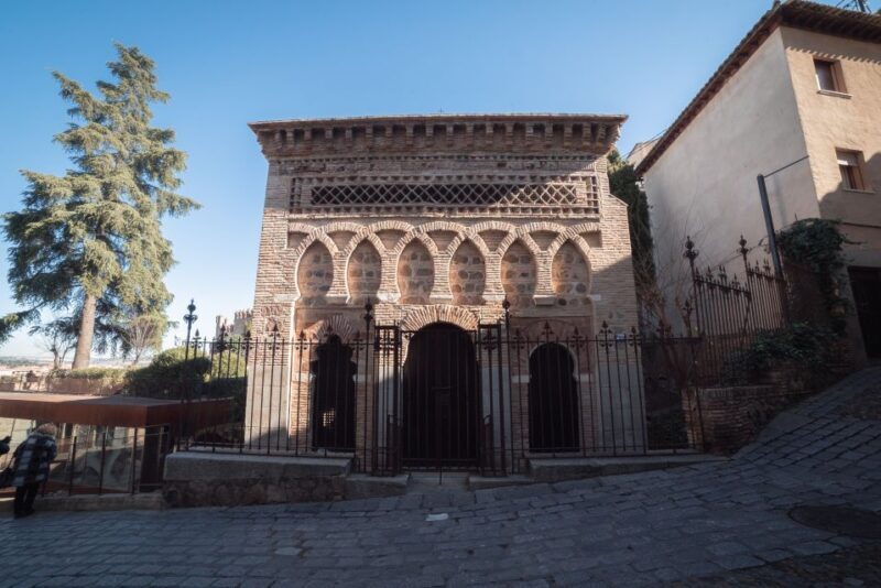 Toledo: Guided Monument Walking Tour with Wristband Pass - Authentic Experiences and Reviews