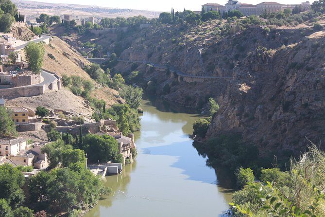 Toledo Private Half Day Tour Cathedral Santo Tome and Synagoge - The Guide’s Role: Bringing Toledo to Life