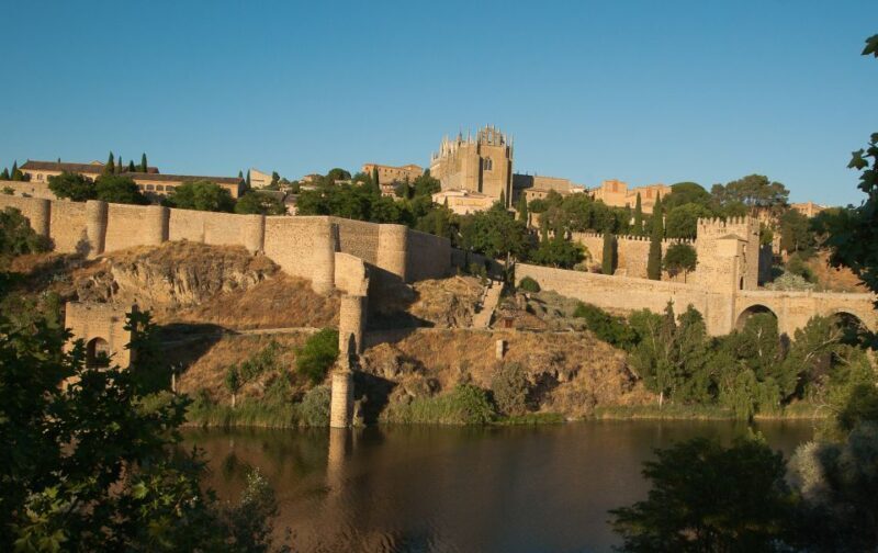 Toledos Gems: 3-Hr Private Tour with Expert Local Guide - Starting Point & Logistics
