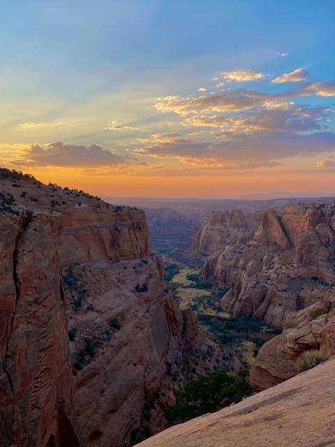 Tonalea: Guided Eggshell Arch Hike w/ Day or Sunset Options - Frequently Asked Questions