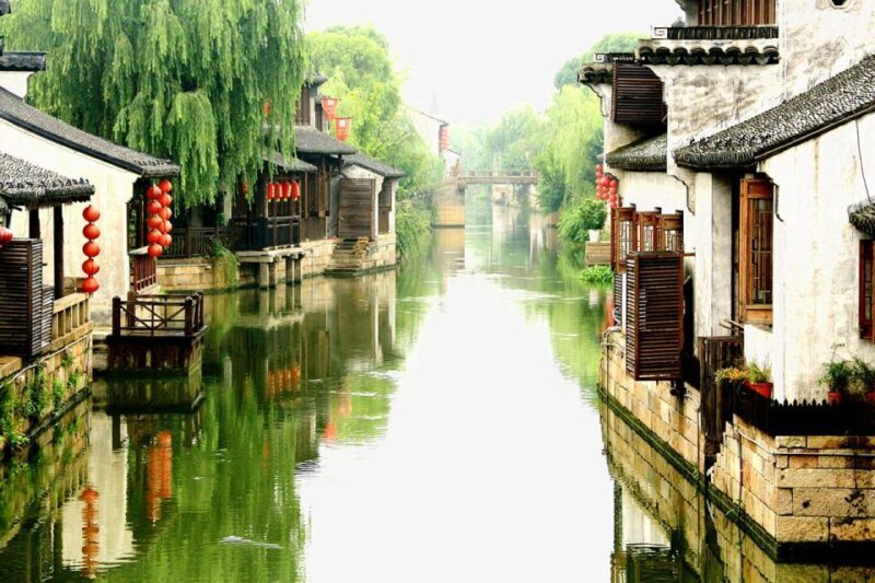 Tongli Water Village: Shanghai Private Day Trip - Enjoying a Traditional Chinese Lunch