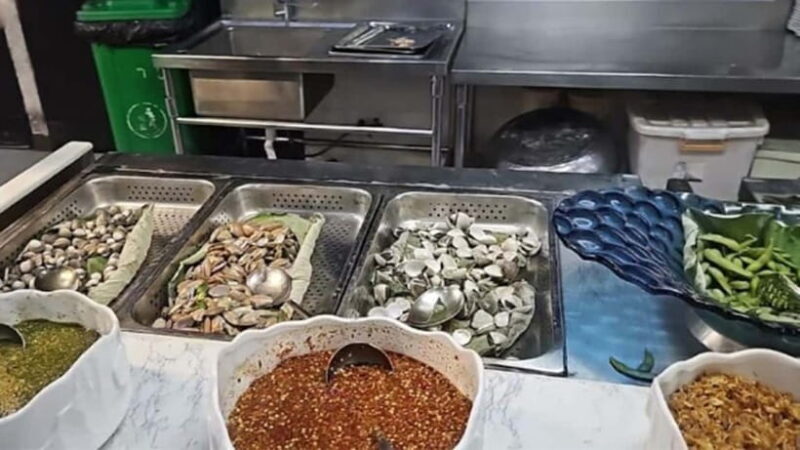 Tonle Bassac II Restaurant Buffet in Phnom Penh, Cambodia - Who Will Love This Experience?