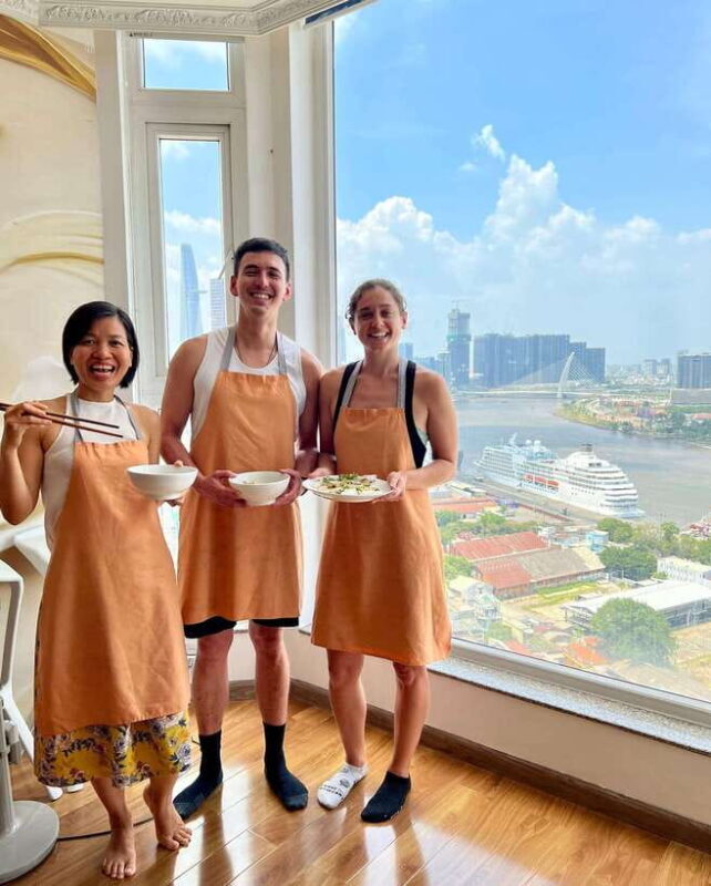 Top Home Cooking Class with Stunning River View AC Kitchen - Key Points