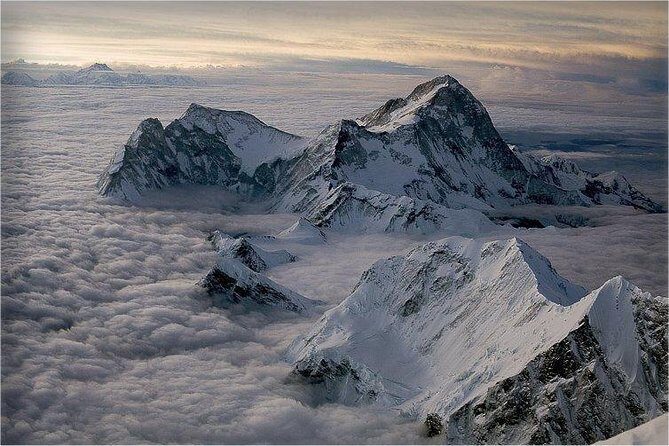 Top-Rated Mount Everest Flight Experience with Airport Transfers - Who Should Consider This Tour?