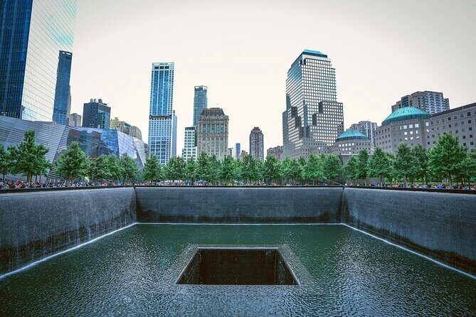 Top Sights of Lower Manhattan - Fun Small-Group Tour - Exploring Lower Manhattan: The Itinerary in Detail