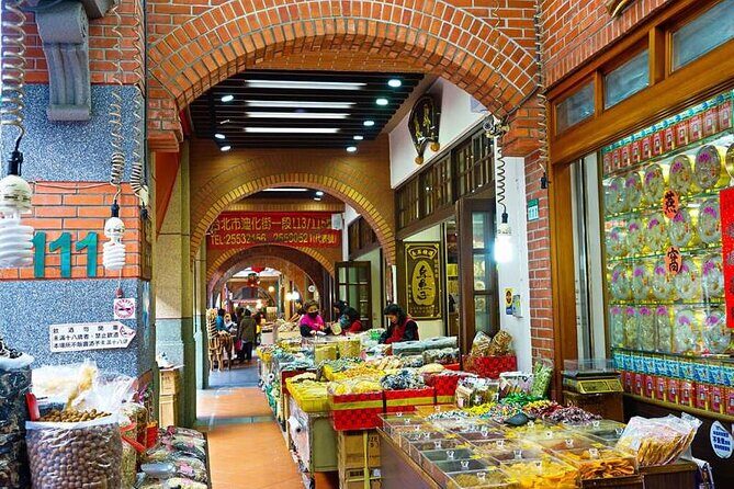 Top Taipei Highlights: Private Charter Tour with Local Guide - Who Should Consider This Tour?