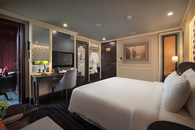 TOP TIER: 3 DAYS/2 NIGHTS tours- LIKE ABOSS on beautiful cruises - An Introduction to the Tour