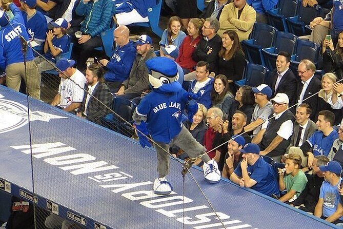 Toronto Blue Jays Baseball Game at Rogers Centre - An In-Depth Look at the Experience