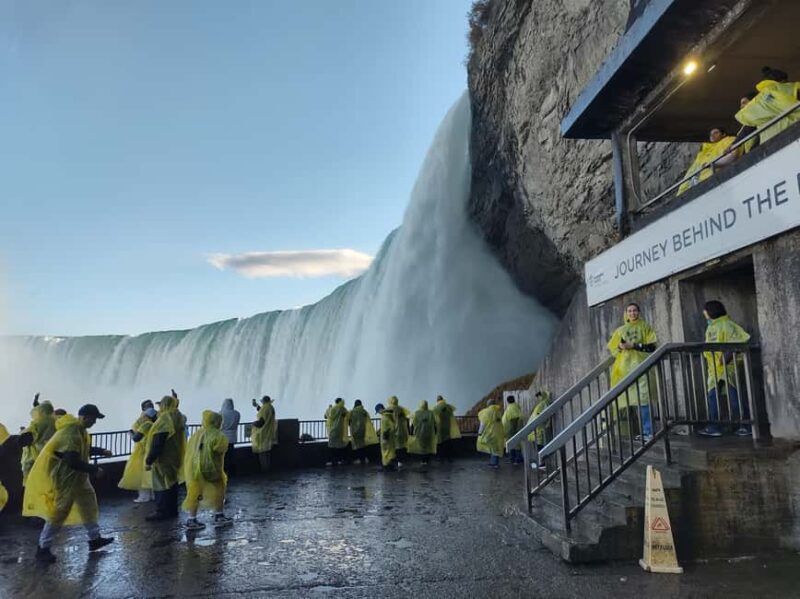 Toronto: Customized Private Trip to Niagara Falls - Wine Tasting and Charming Towns