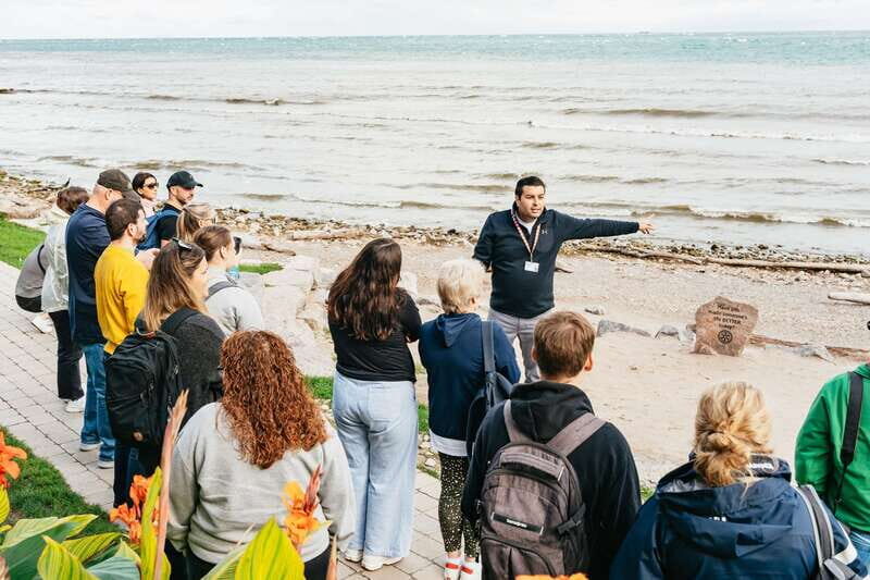Toronto: Falls Day Tour with Boat Cruise & Niagara-the-Lake - Practical Tips for Your Trip