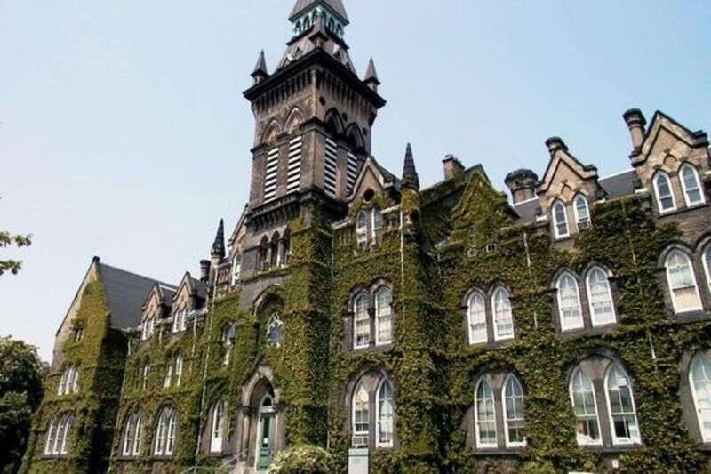 Toronto: Guided Walking Tour of Must-See Attractions - An In-Depth Look at the Tour Experience
