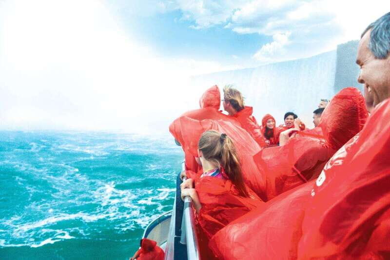 Toronto: Niagara Falls Day Tour with Niagara City Cruise - Key Points