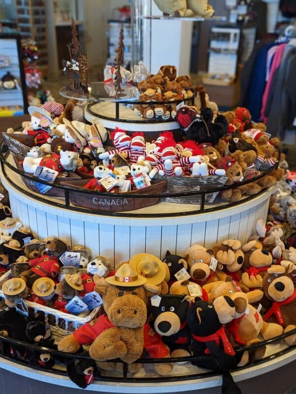 Toronto: Niagara Falls Tour with Boat Ride, Dinner, & Lights - The Sum Up: Why Choose This Tour?