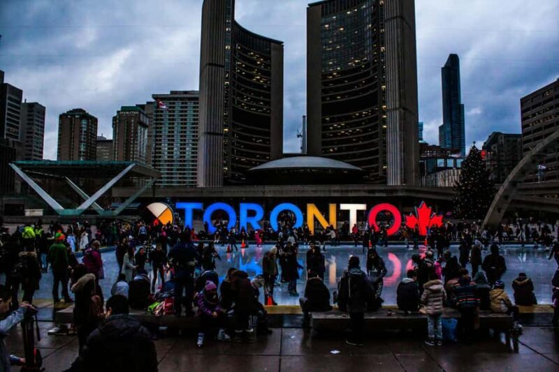 Toronto: Night City Tour - Private. - Key Points