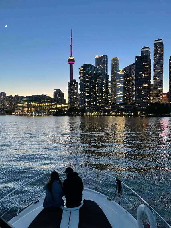 Toronto: Private Luxury Yacht Sightseeing Cruise & Prosecco - Key Points