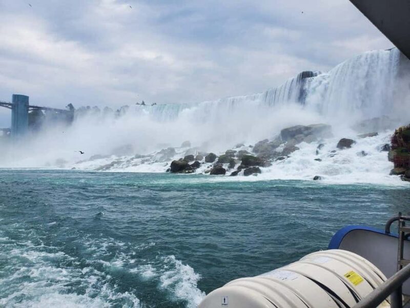 Toronto: Private Niagara Falls Tour with Boat Cruise - Key Points