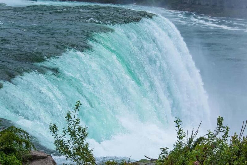 Toronto: Private Niagara Tour & Shopping at Niagara Outlet - The Pros and Cons