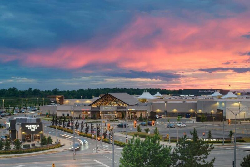 Toronto: Private Niagara Tour & Shopping at Niagara Outlet - Pricing and Value