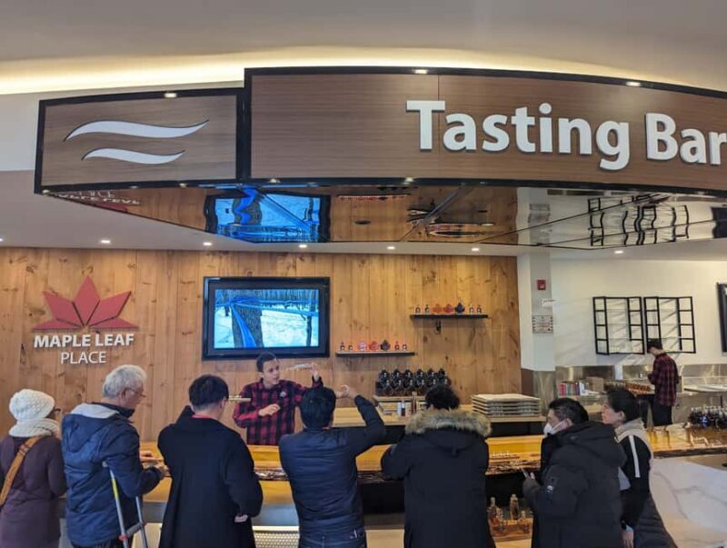 Toronto to Niagara Falls: Evening Tour with Cruise & lights - FAQs
