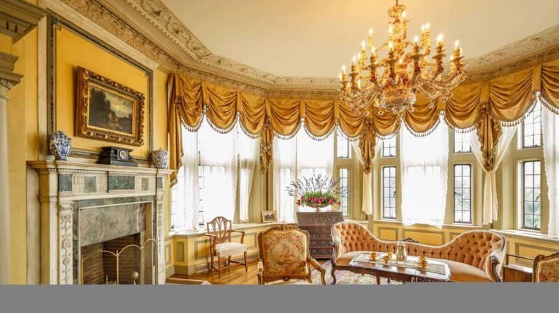 Toronto: TV & Movie Tour with University of Toronto Visit - Authenticity and Past Traveler Feedback