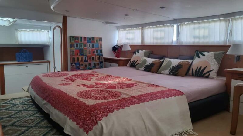 Torrevieja:sunset catamaran tour with champagne - Champagne and Authentic Flavors