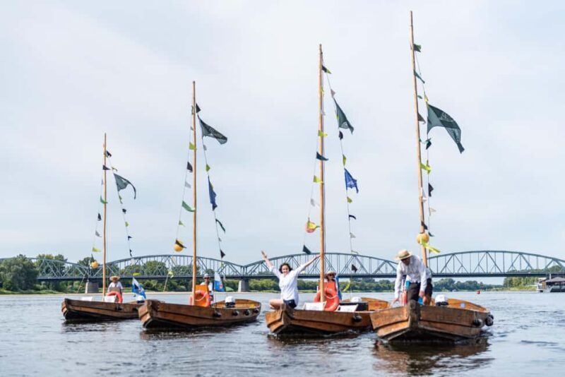 Toru: Scenic Cruise on a Traditional Vistula Wooden Boat - Value and Practical Considerations