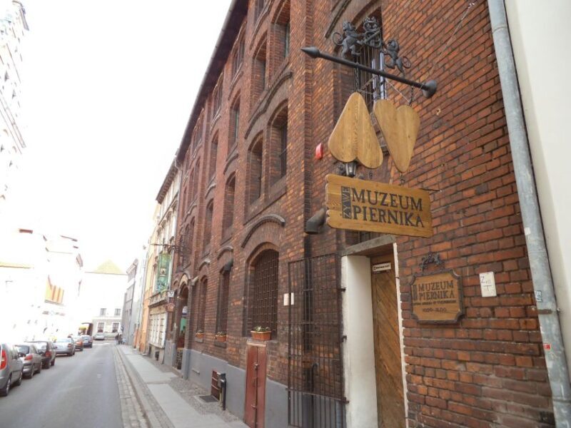 Torun Living Museum of Gingerbread and Old Town Private Walk - Who Should Book This Tour?