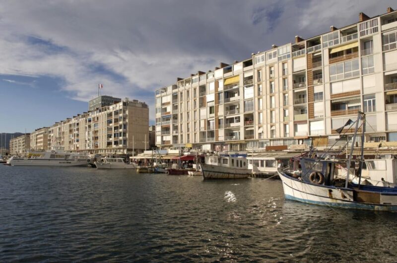 Toulon: Express Walk with a Local in 60 minutes - An Honest Look at the Toulon Express Walk
