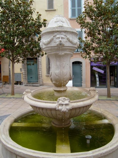 Toulon - Old Town Private Walking Tour - Key Points