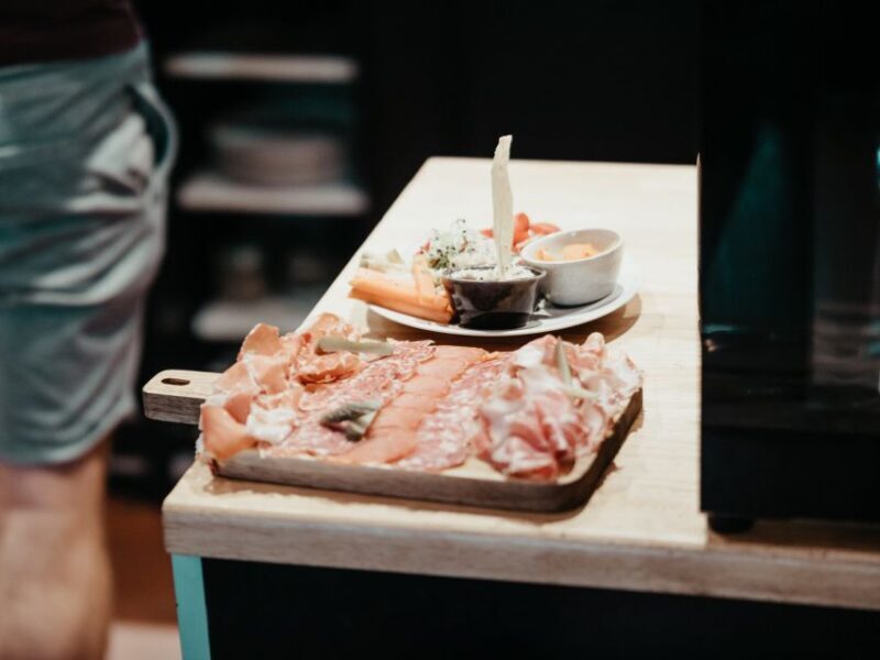 Toulouse: Wine Bar Walking Tour with a Local Wine Expert - A Detailed Breakdown of the Itinerary