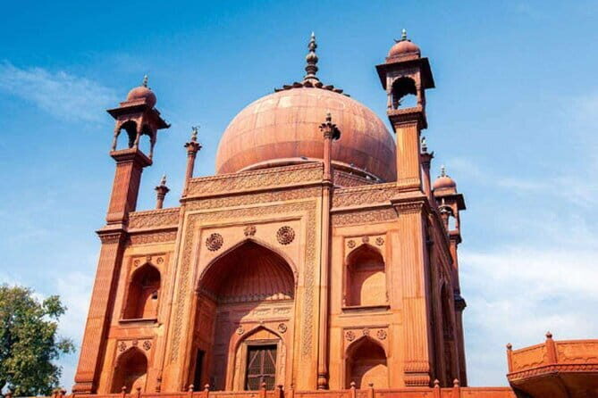 Tour 3 TAJ in a Day - Taj Mahal, Baby Taj, Red Taj - An In-Depth Look at the "3 Taj in a Day" Experience