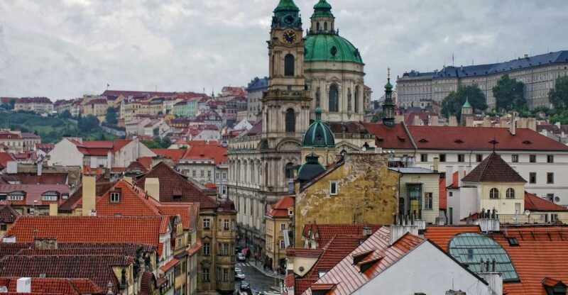 Tour around Prague Castle and Lesser Town in Spanish - An Introduction to the Tour