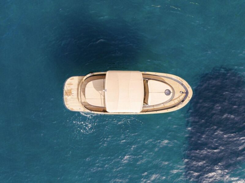 Tour Capri: discover the island of VIPs by boat - Key Points