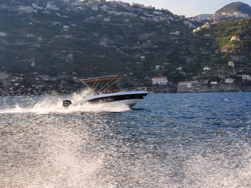 Tour Capri: discover the island of VIPs by boat - The Sum Up