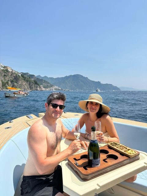Tour Capri: discover the island of VIPs by boat - Practicalities and What to Keep in Mind