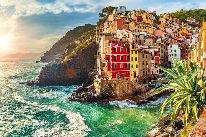 Tour Cinque Terre and Pisa Leaning Tower from Florence Private - Who Would Enjoy This Tour?