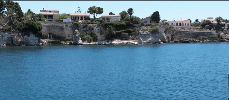 Tour dell'isola Ortigia,grotta azzurra, avvistamento delfini - Who Should Book This Tour?