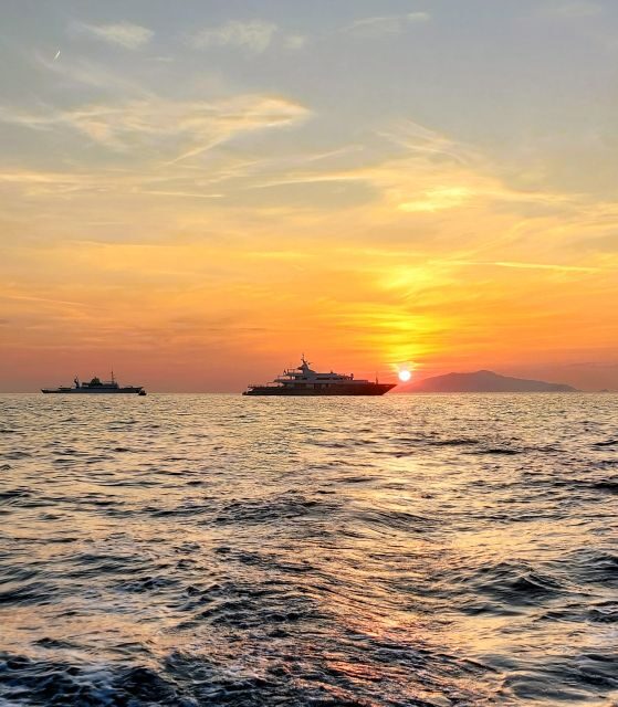 Tour di Capri in barca Classica al Tramonto - An In-Depth Look at the Sunset Boat Tour