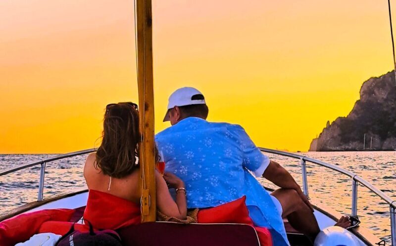 Tour di Capri in barca Classica al Tramonto - The Sum Up