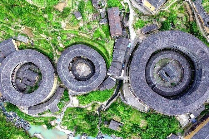 Tour Guide and Car: Private Day Tour to Tianluokeng Tulou and Hongkeng Tulou - Key Points