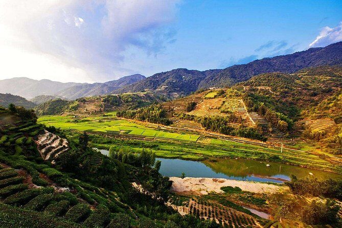 Tour Guide and Car: Private Day Tour to Yunshuiyao Ancient Village from Xiamen - Exploring Yunshuiyao: A Scenic Village Frozen in Time