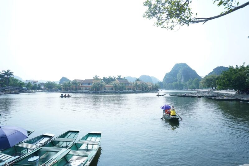 Tour Hoa Lu - Tam Coc - Mua Cave - Biking with Buffet Lunch - Who Is This Tour Best For?