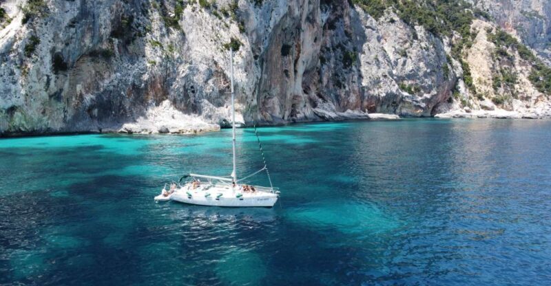 Tour in barca a vela in partenza da Arbatax - Practical Information and Pricing